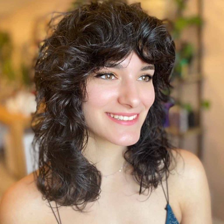 15 Best Shaggy Wolf Cuts With Bangs | HairAide