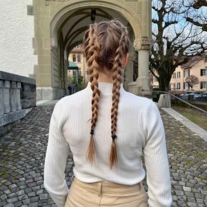 15 Ravishing Hairstyles for Greasy Hair | Hairaide