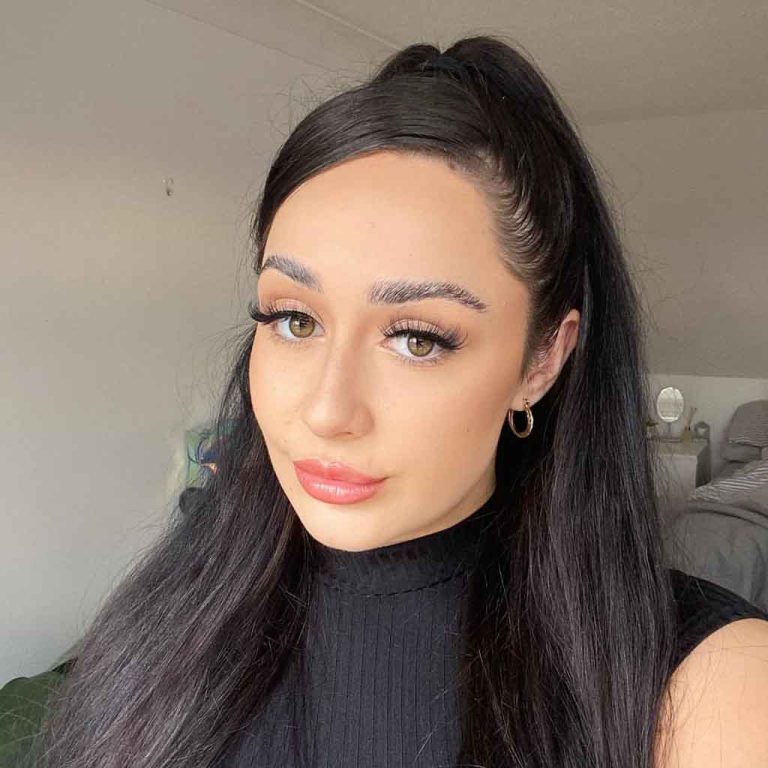 15 Ravishing Hairstyles for Greasy Hair | Hairaide