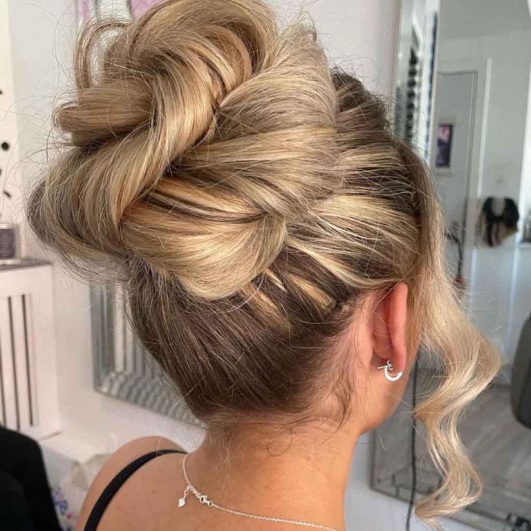 20 Enchanting Prom Hairstyles for Your Prom Night | HairAide