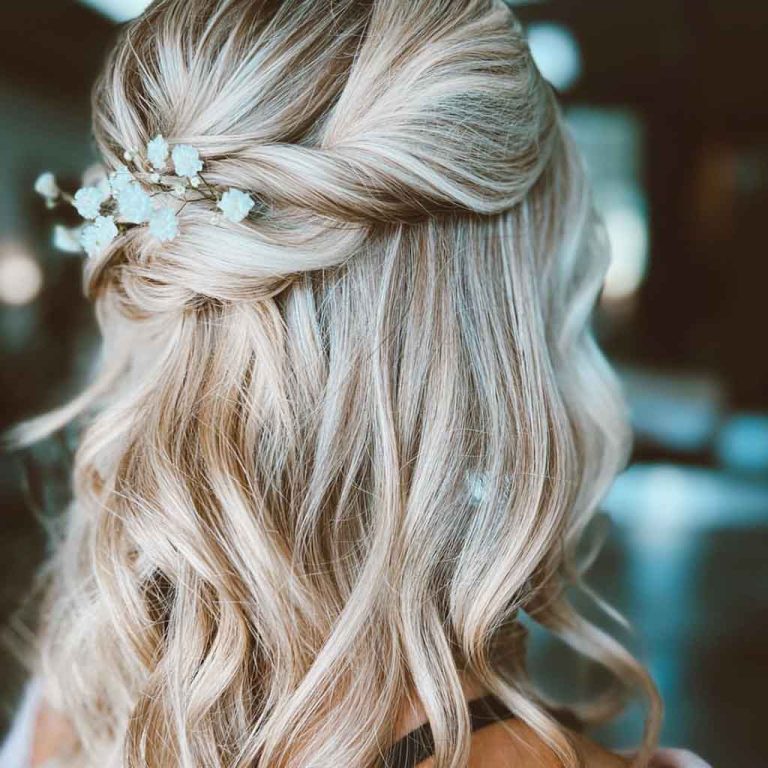 20 Enchanting Prom Hairstyles for Your Prom Night | HairAide