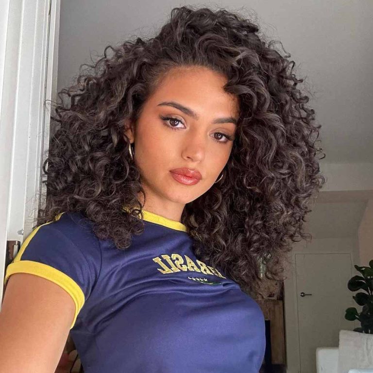 30 Playful Curly Hair Ideas | HairAide