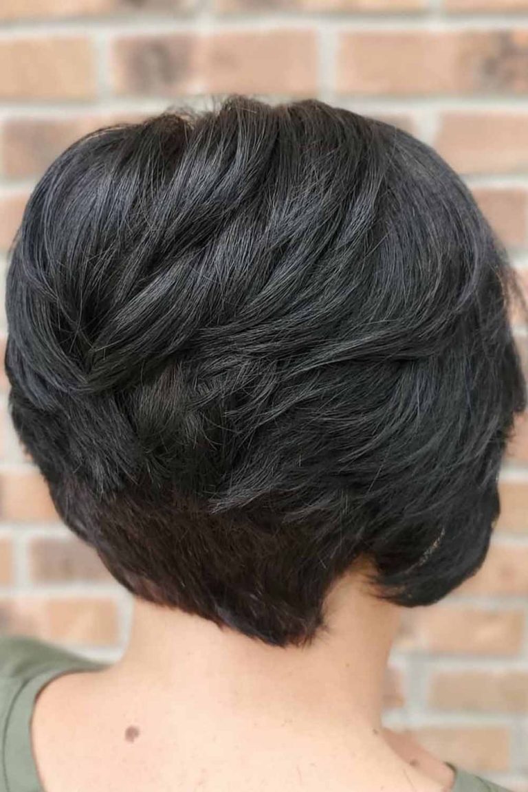 15 Chic Short Stacked Wedge Haircuts | HairAide