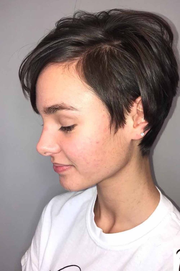 15 Chic Short Stacked Wedge Haircuts | HairAide
