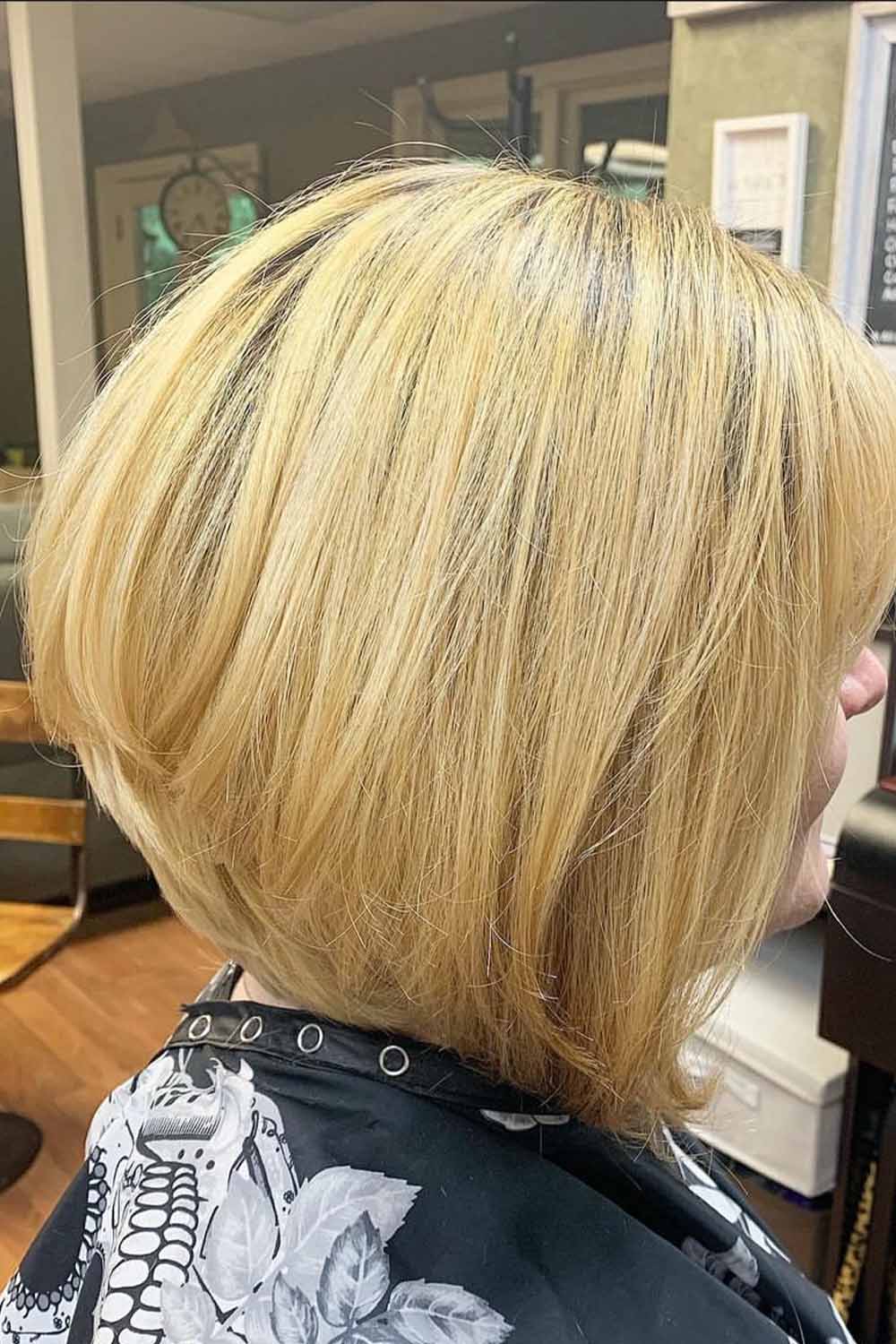 15 Chic Short Stacked Wedge Haircuts | HairAide