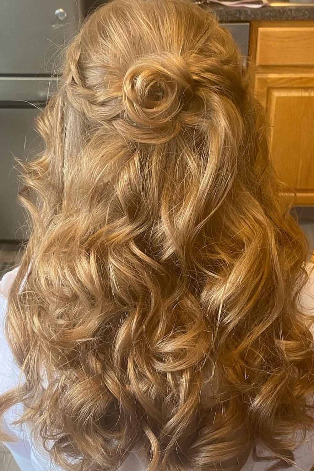 15 Stunning Homecoming Hairstyles | HairAide